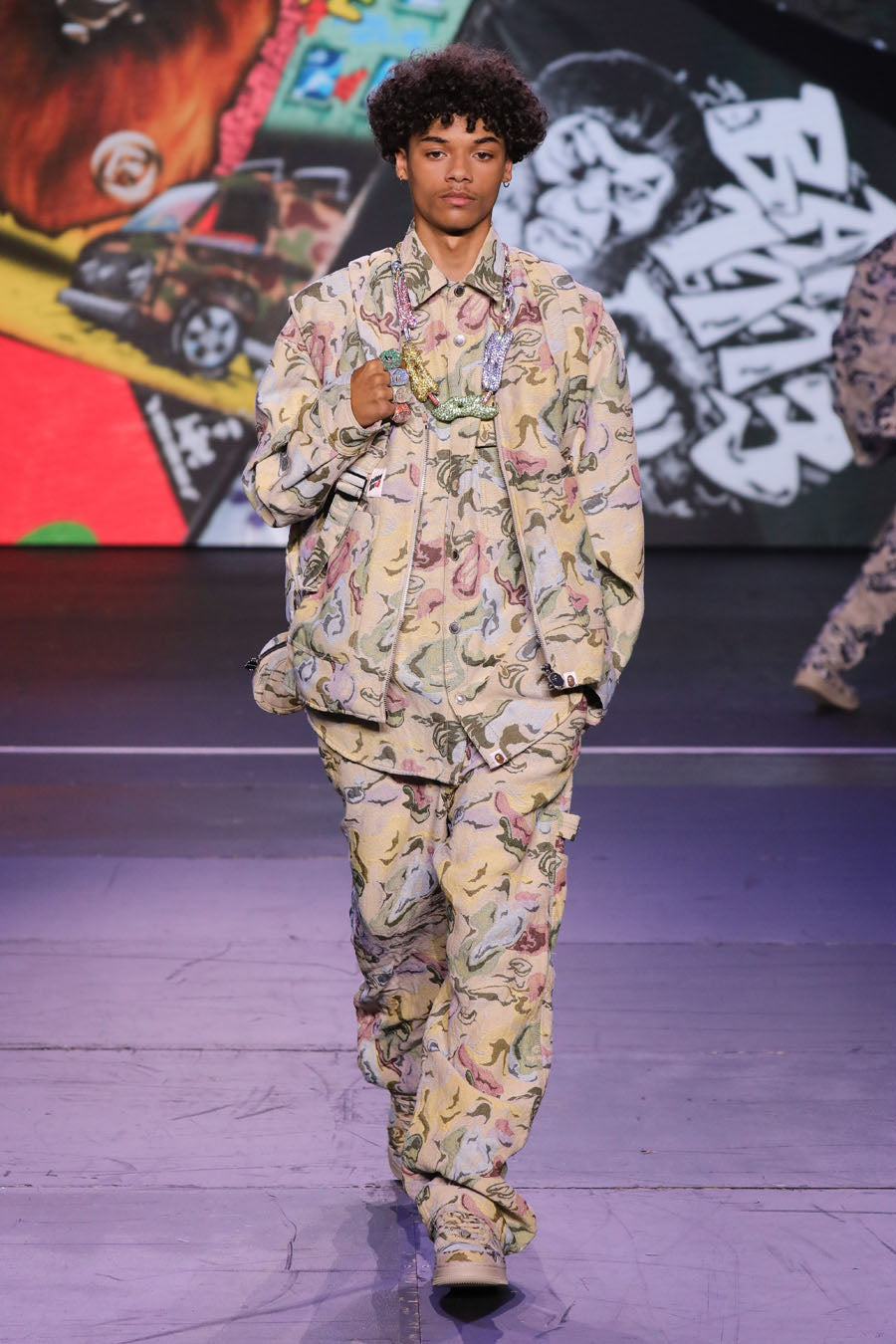 BAPE HEADS SHOW | bape.com