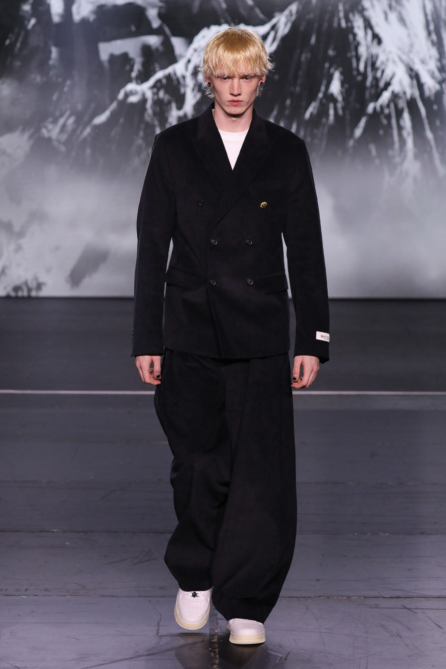 BAPE HEADS SHOW | bape.com